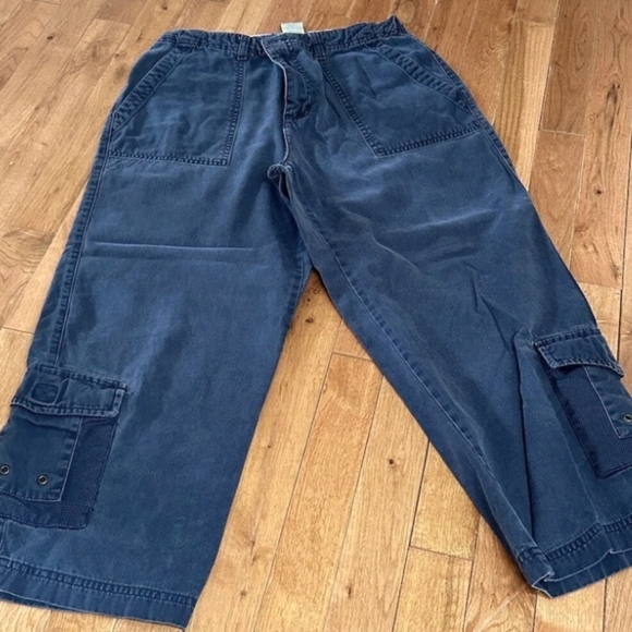 Caribbean Joe | Pants & Jumpsuits | Caribbean Joe Navy Cargo Capri ...